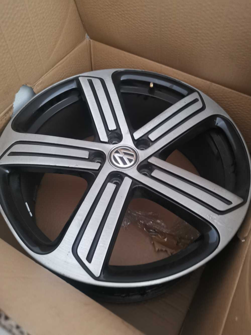 Mags & Wheels - Golf 7R OEM 19inch rims was listed for 8,000.00 on 2 ...