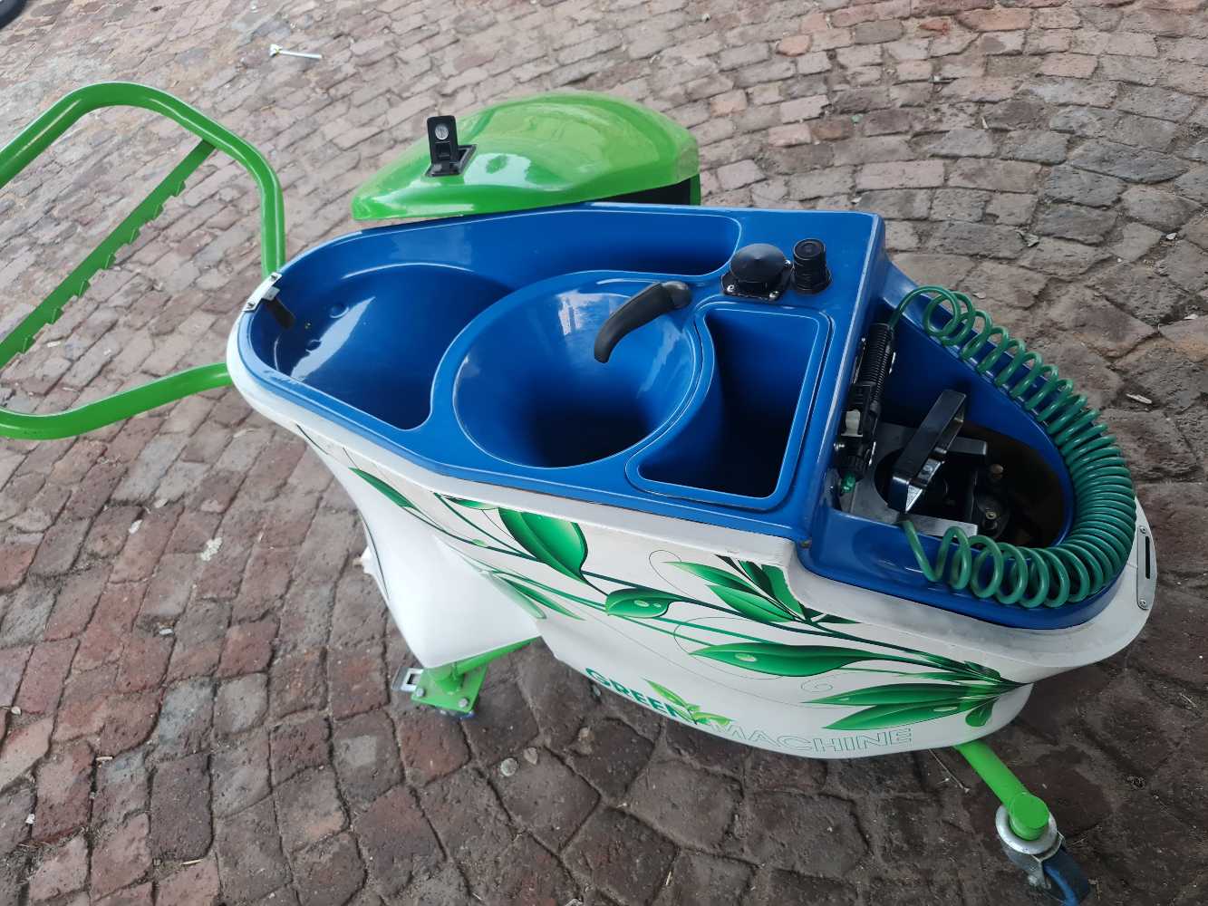 Cleaning Tools - Green machine waterless Car wash system was sold for ...