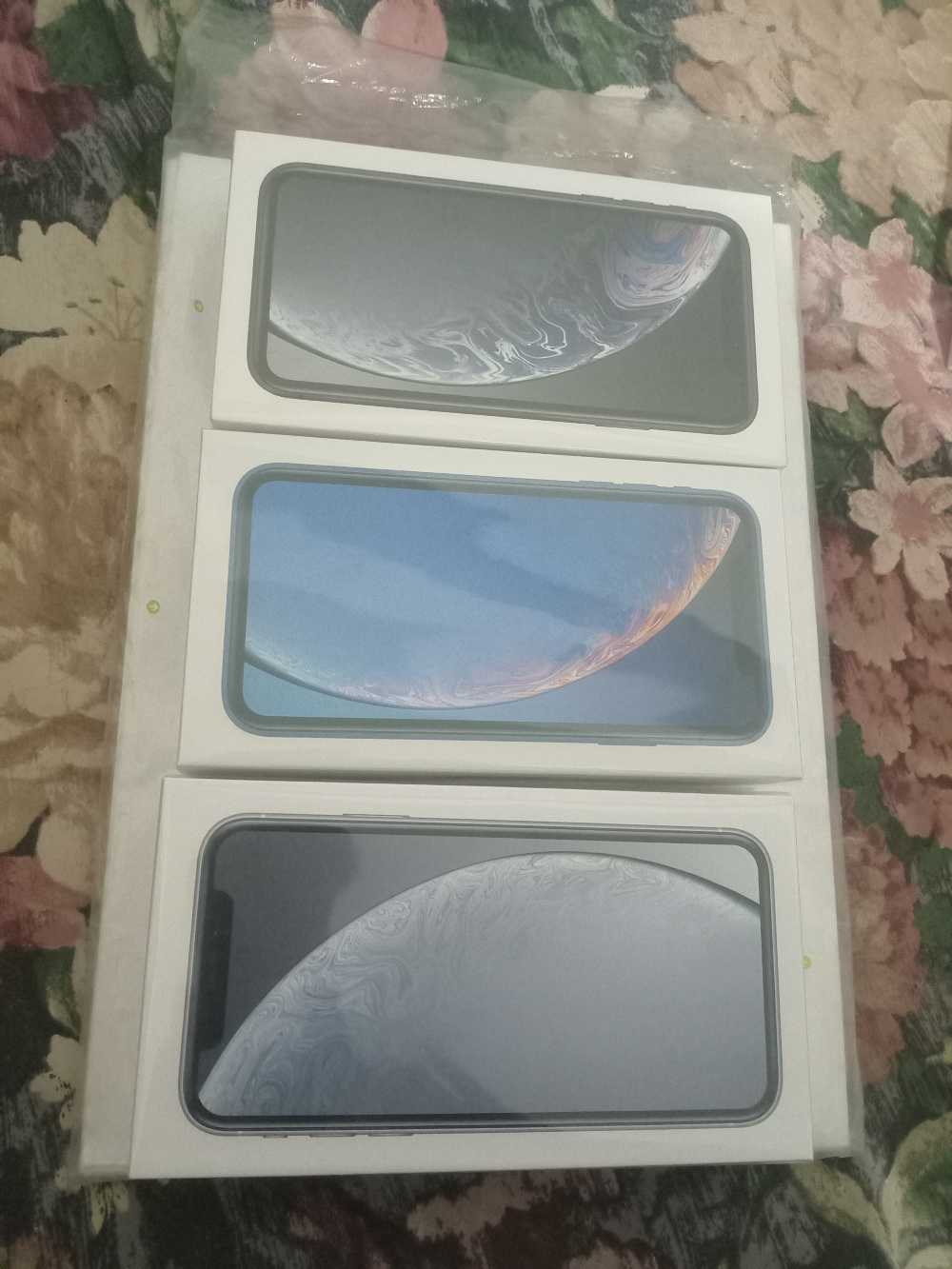 Apple - IPhone XR 64gb box pack was sold for 5,650.00 on 8 Apr at 19:46 ...