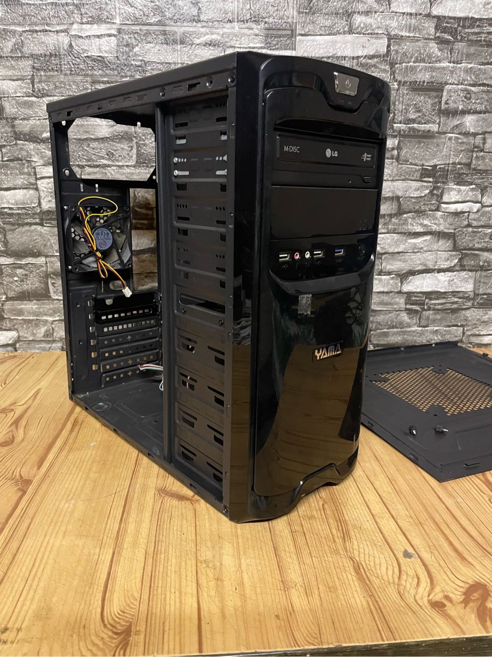 Cases & Towers - Yama PC Case**Empty**Tested and working great(ports ...